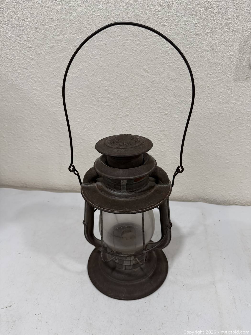 Vintage Dietz Vesta railroad lantern | Maxsold
