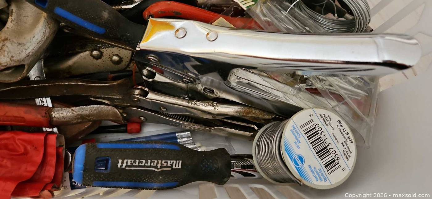 Hand tools, DeWalt bag, metal tripod | Maxsold