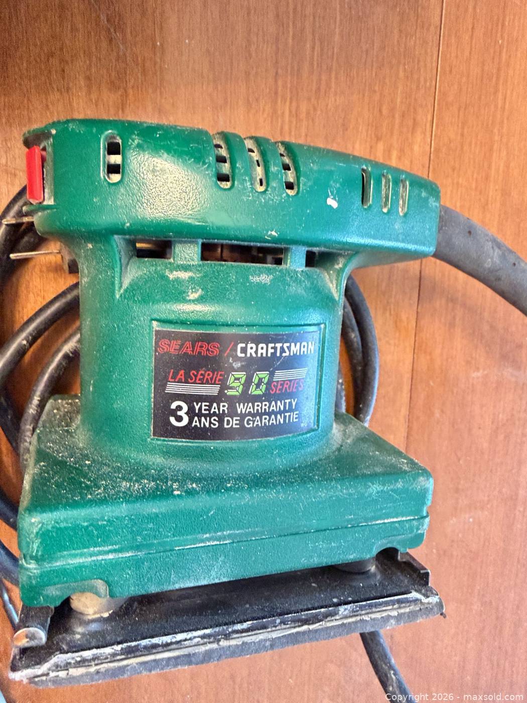 Porter-Cable and Sears Craftsman palm sanders with accessories | Maxsold