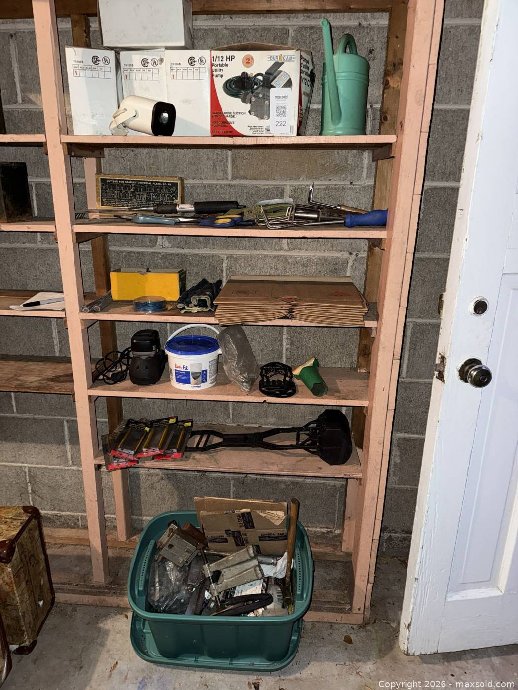 4 White Pot Lights, Utility Pump, Hand Tools | Maxsold