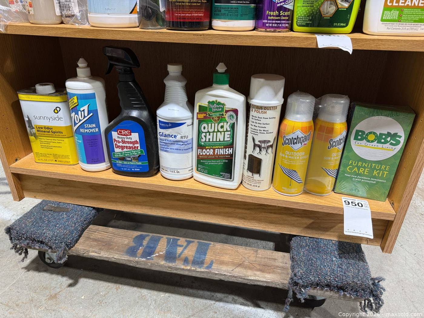 Cleaning supplies lot | Maxsold