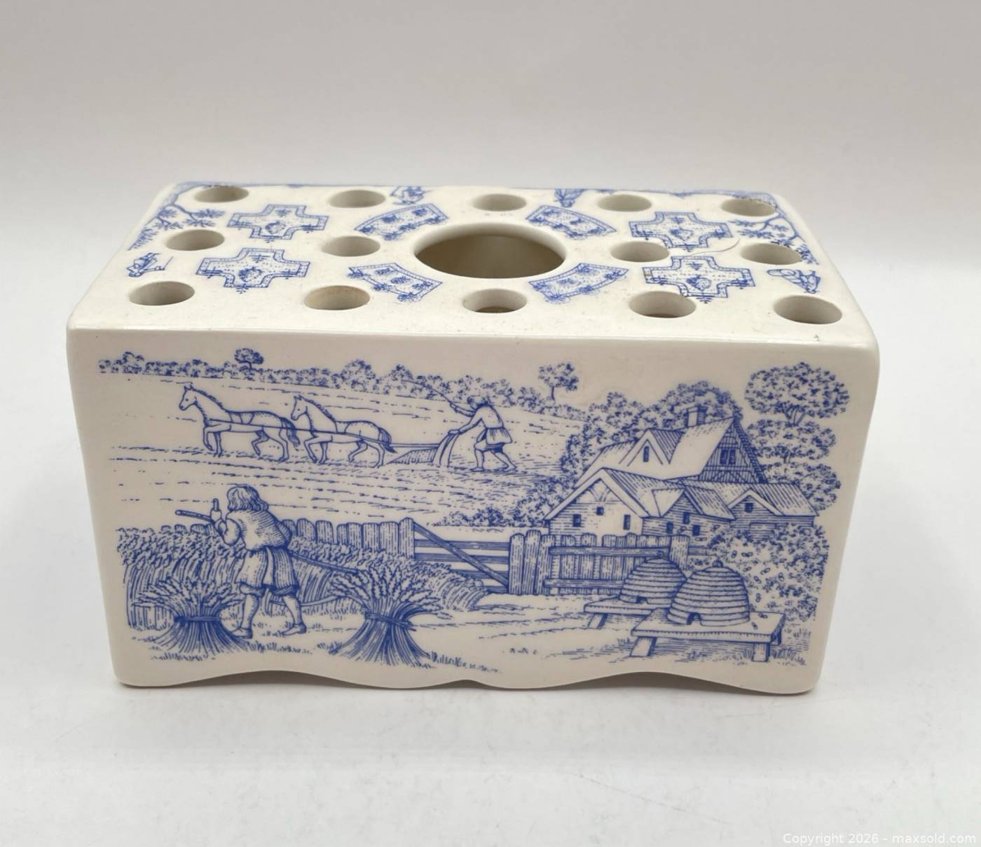 Culpeper London hand-cast ceramic flower brick | Maxsold