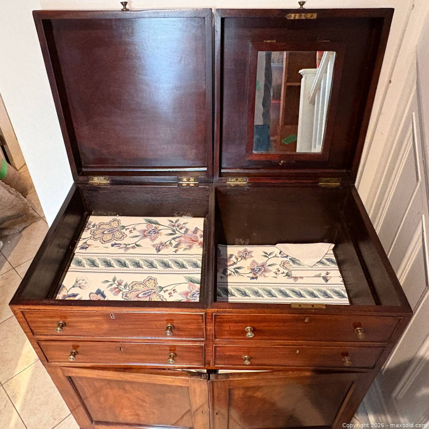 Antique English Mahogany Gentleman’s Dressing Table | Maxsold