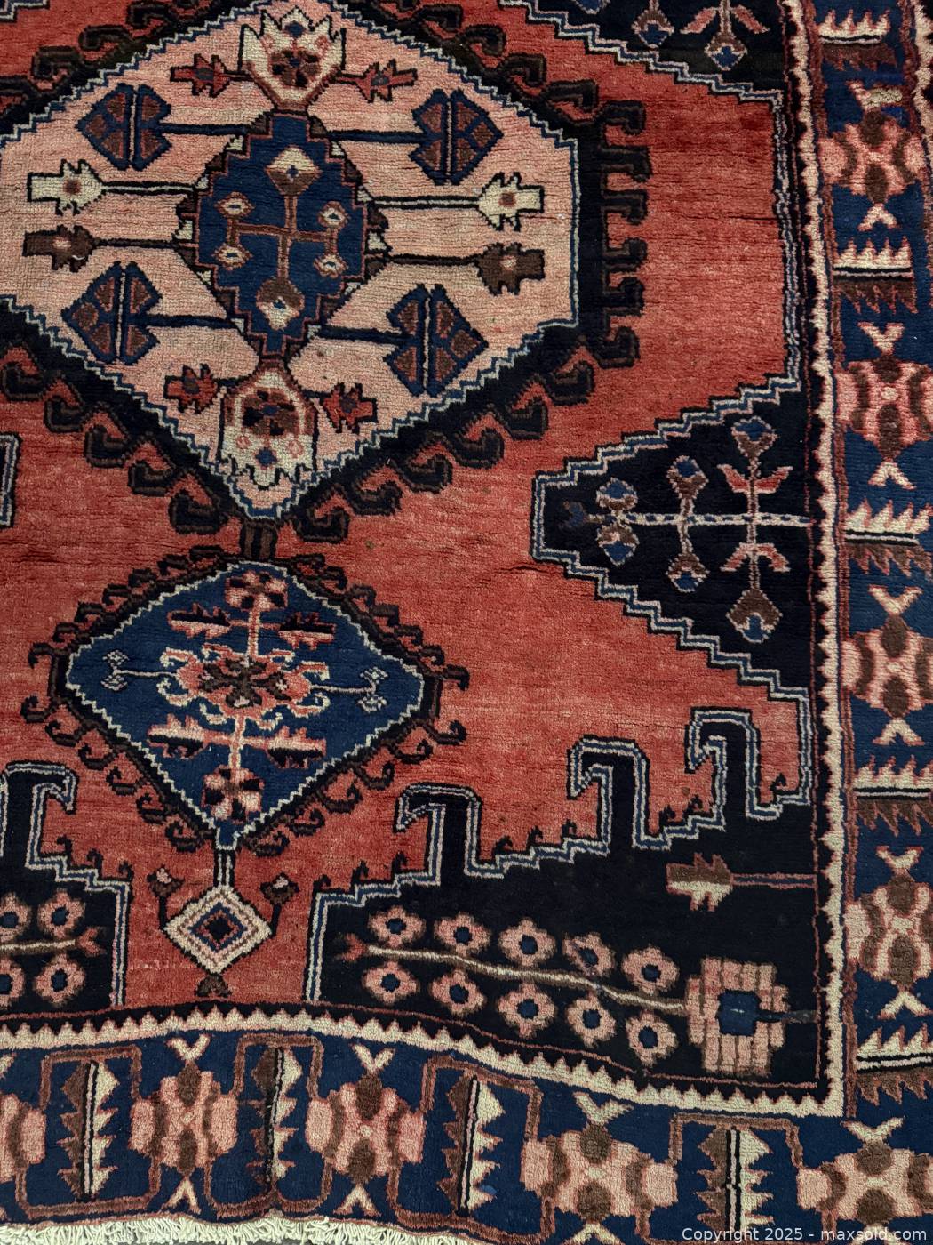 Vintage handwoven Persian Viss rug 6.6x4.2ft | Maxsold