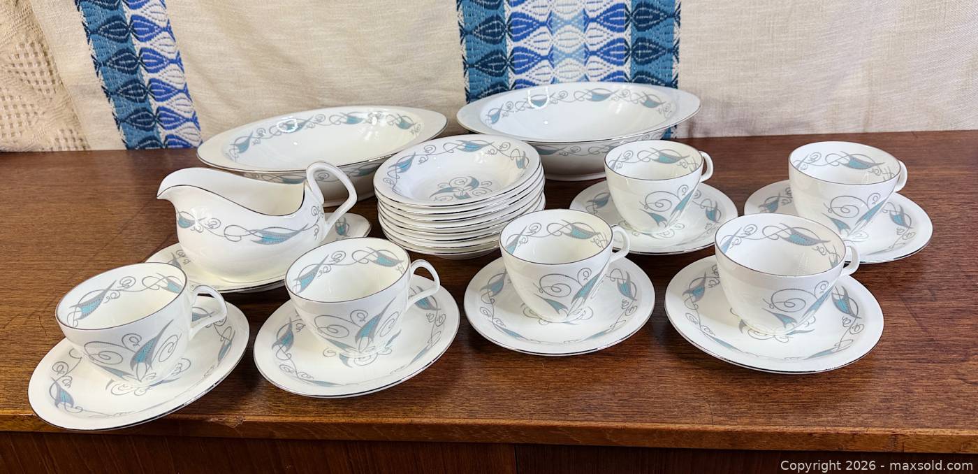 Foley bone china Celeste tableware | Maxsold