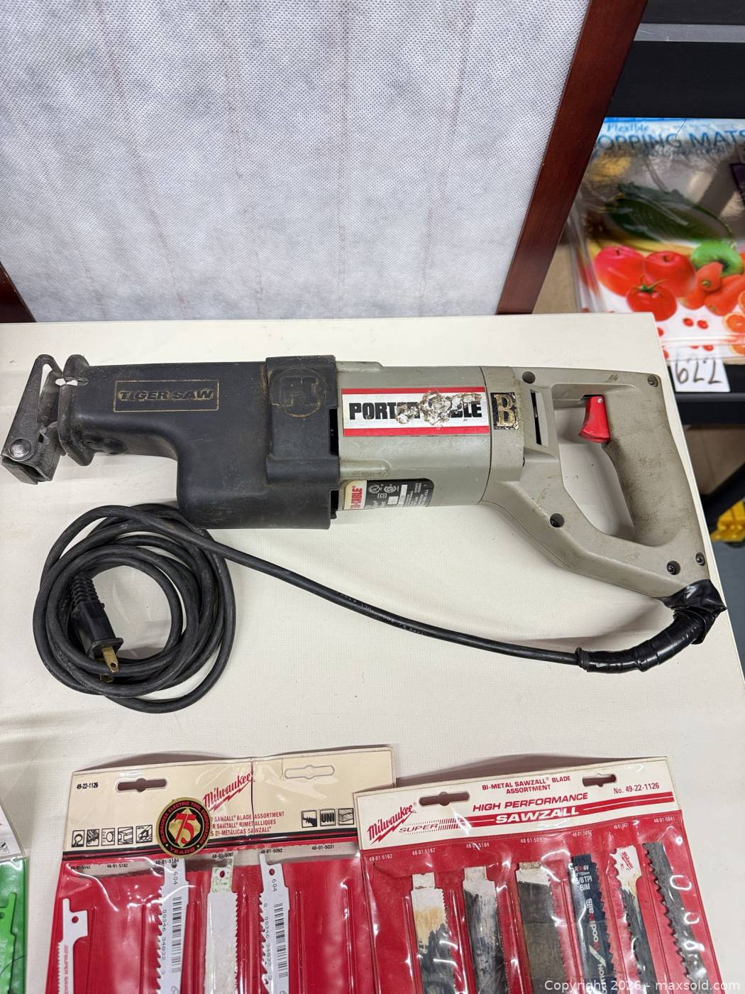 Porter-Cable Tiger Saw with case and blades | Maxsold