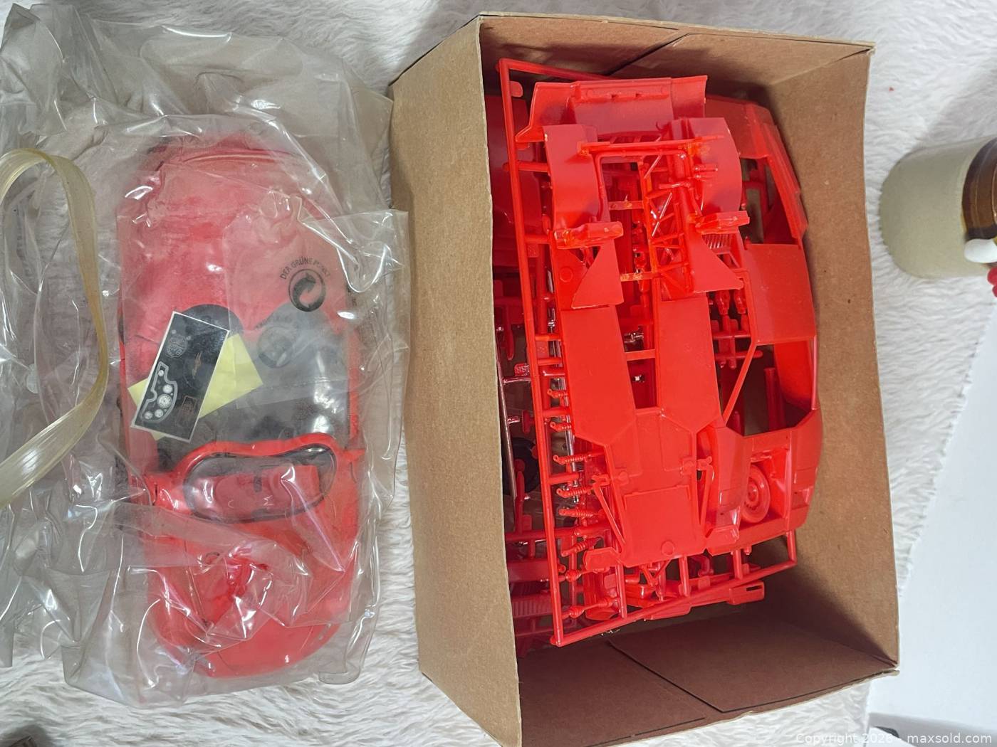 1991 Monogram 1/24 Lamborghini Countach model kit | Maxsold