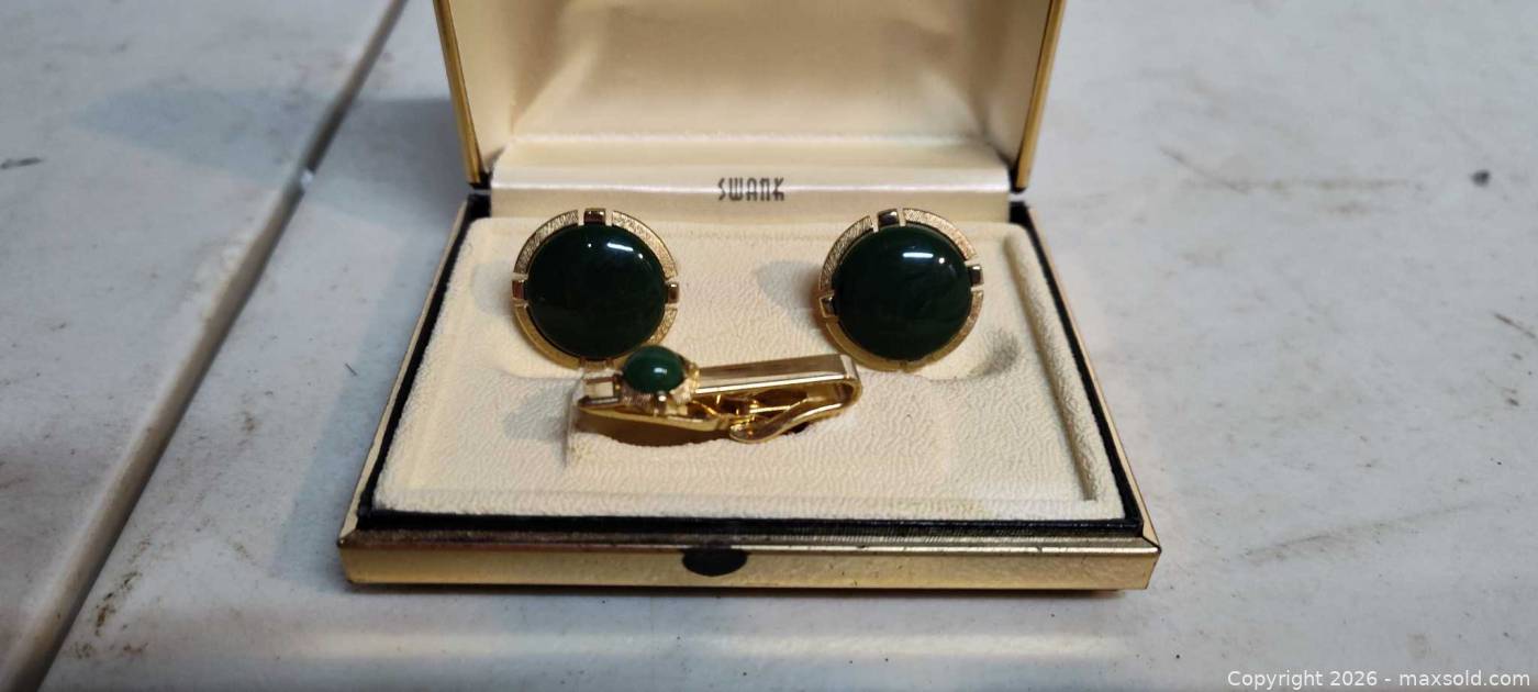 Swank cufflinks and tie clip set in box | Maxsold