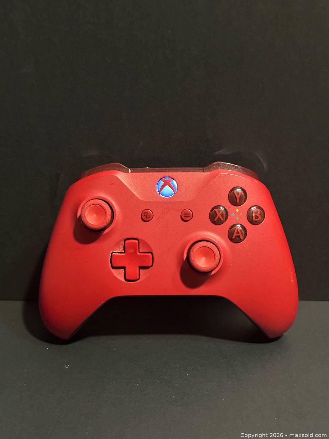 Microsoft Xbox One wireless controller red | Maxsold