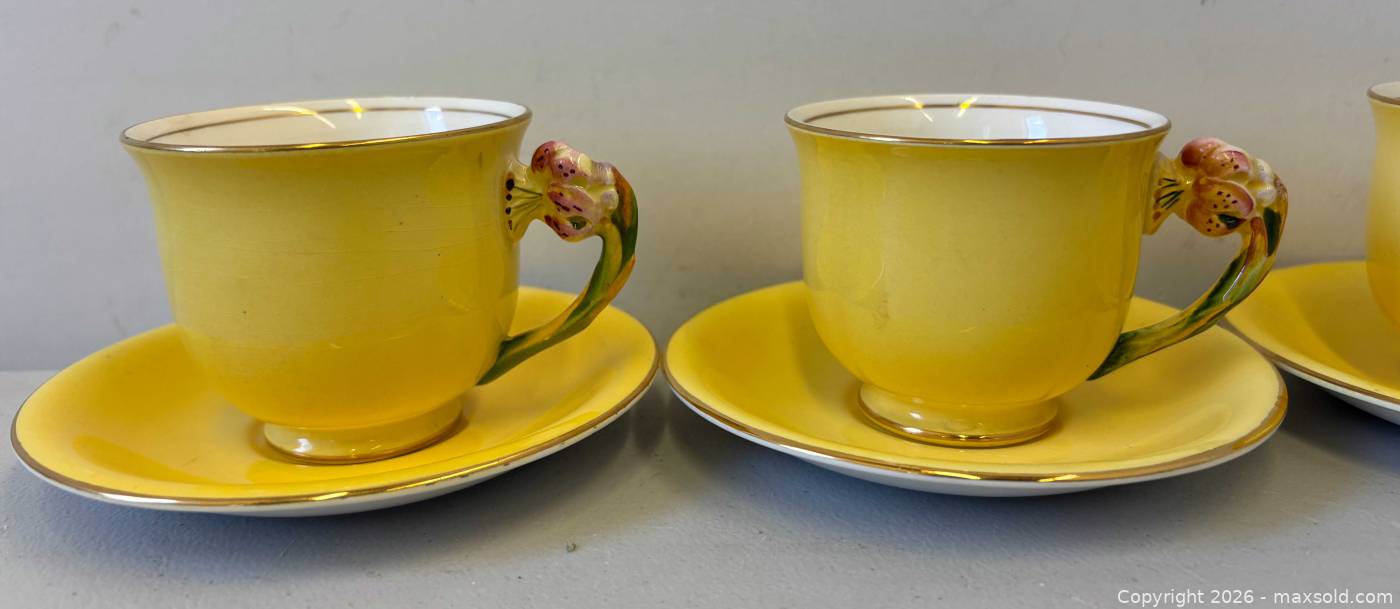 Royal Winton Tiger Lily teacup and saucer set of four | Maxsold