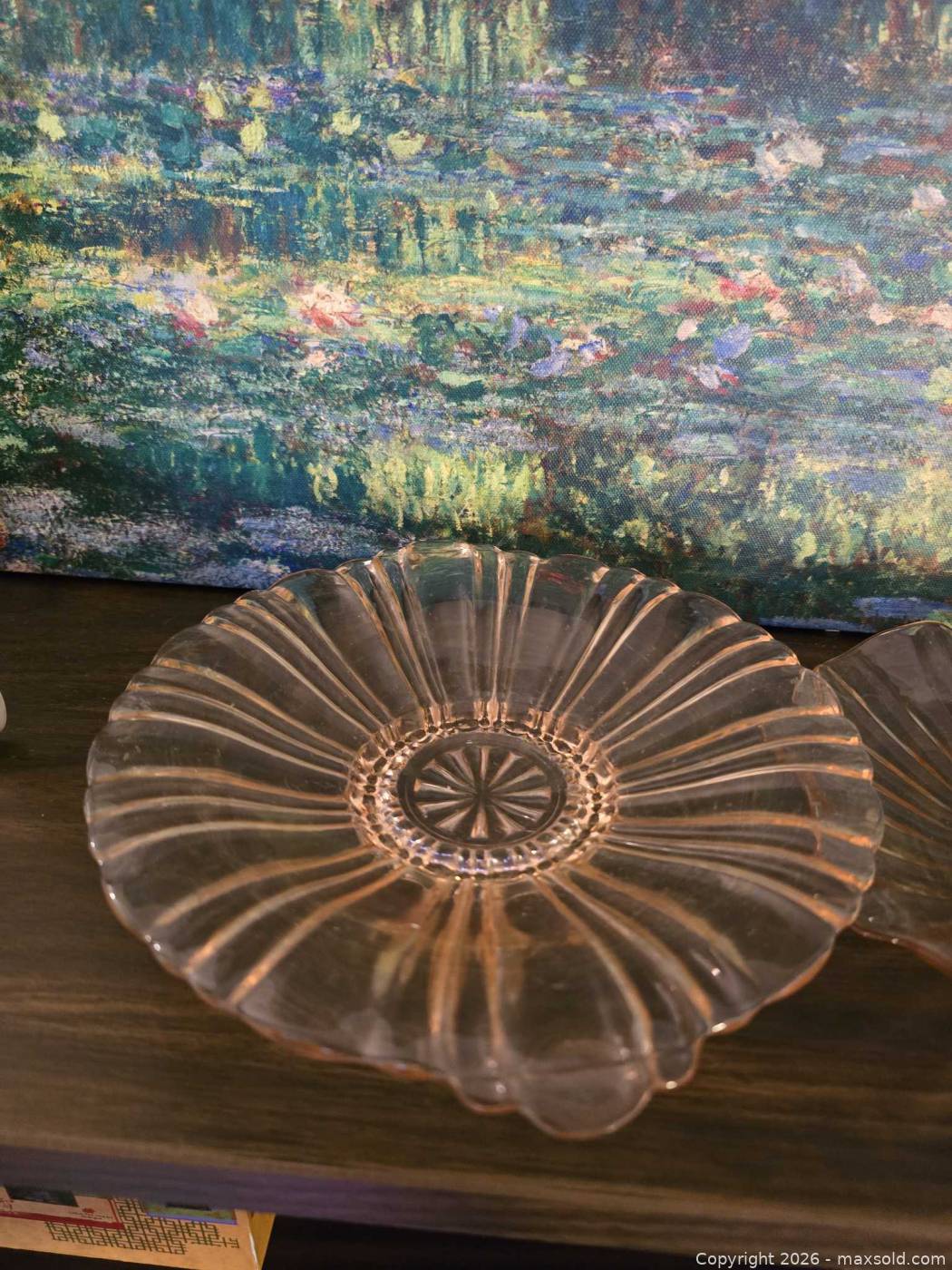 Pink pressed glass compote and shallow dish | Maxsold
