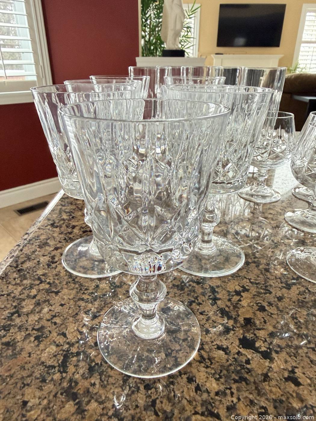 Lead Crystal Cut Glassware 19-Piece Set | Maxsold