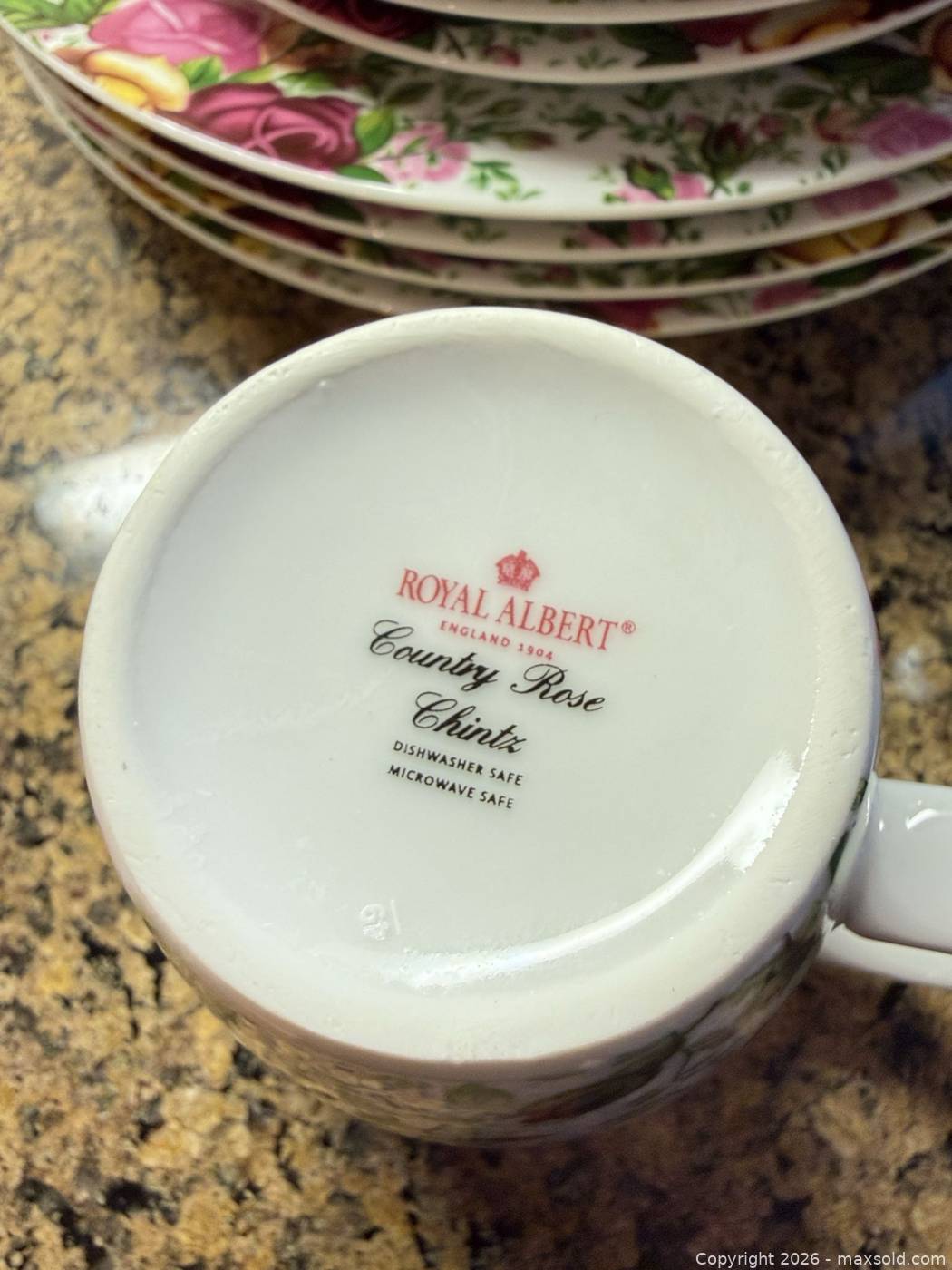 Royal Albert Country Rose Chintz 10-piece dinnerware | Maxsold