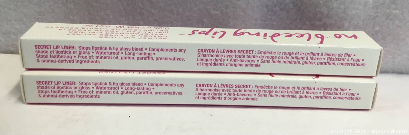 Two No Bleeding Lips lip liners | Maxsold