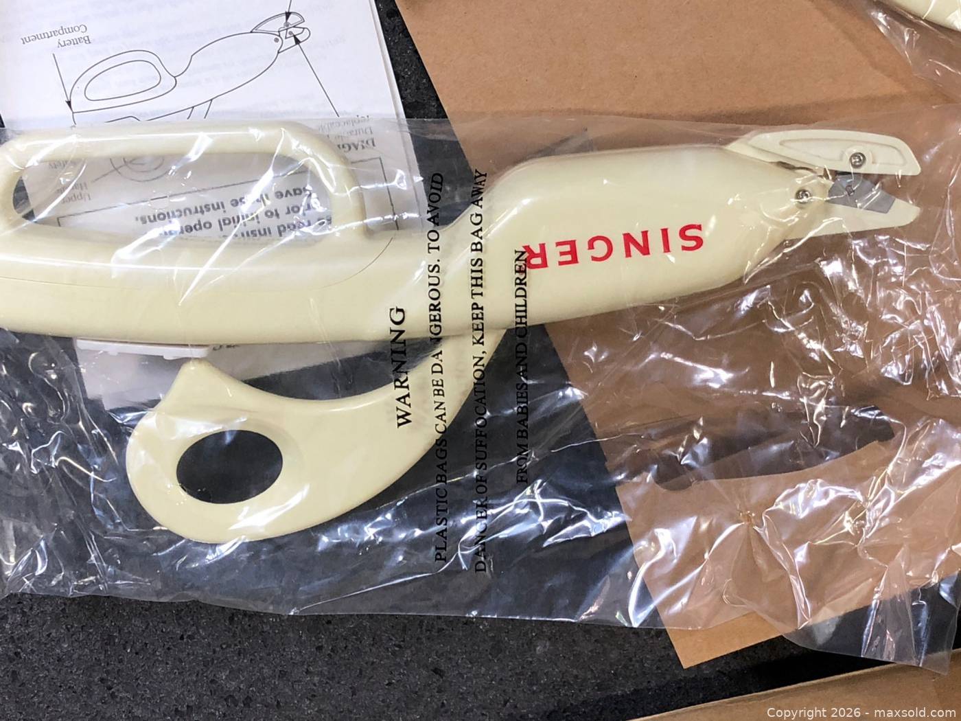 Singer electric scissors set of 2 | Maxsold