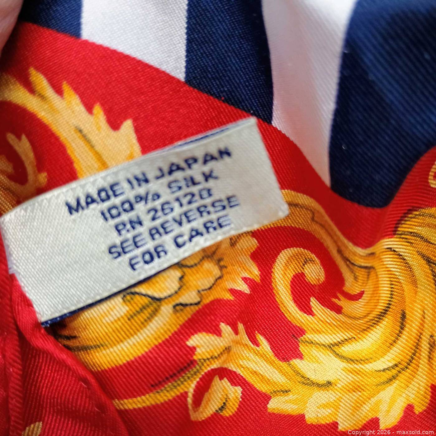 Lot of 9 assorted scarves | Maxsold