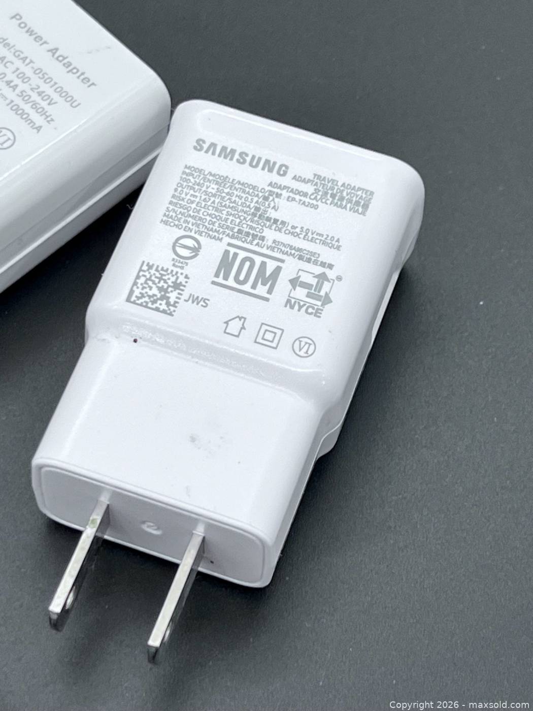 3 Samsung & generic 5V power adapters with braided USB-C cable | Maxsold