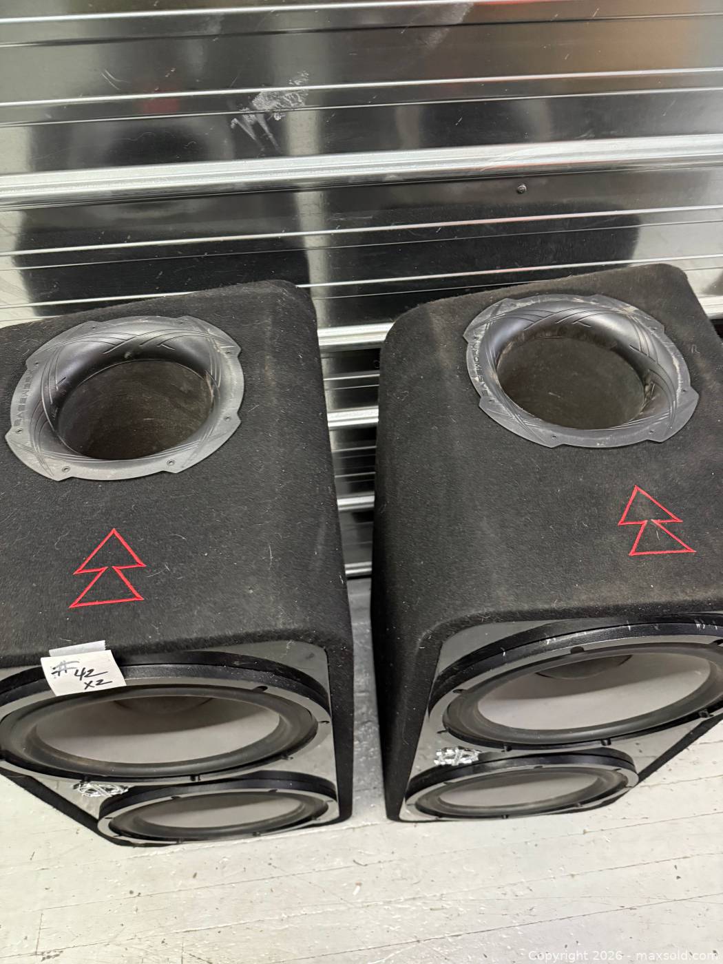 Pair Bassworx dual-woofer speaker cabinets | Maxsold