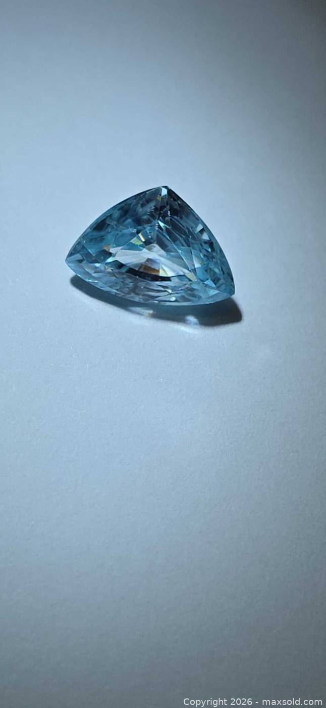 3.33ct Trillion Cut Seafoam Blue Zircon | Maxsold