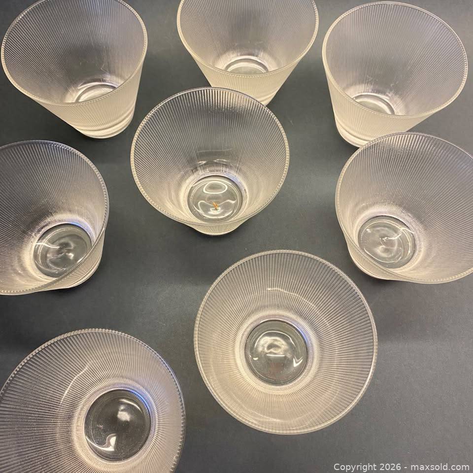 Set of 8 ribbed conical lowball glasses | Maxsold