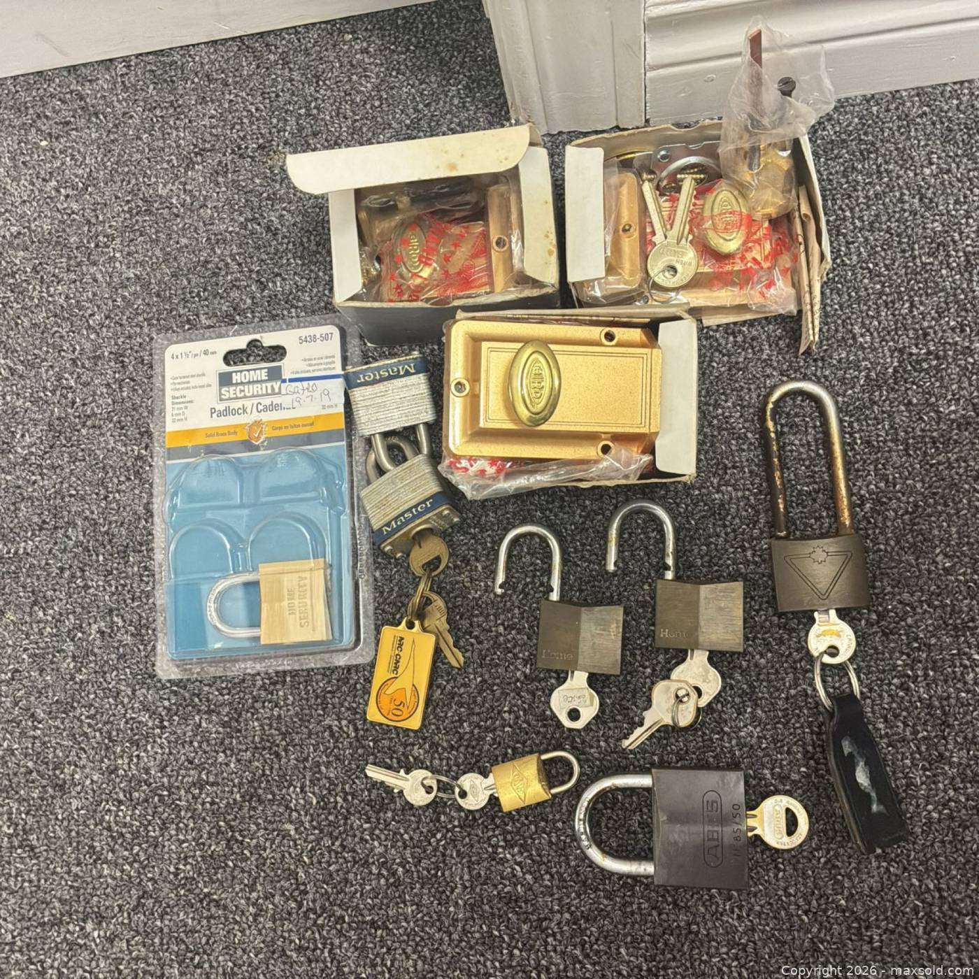 Padlocks, Rim Lock Sets, Door Hardware, Keys | Maxsold