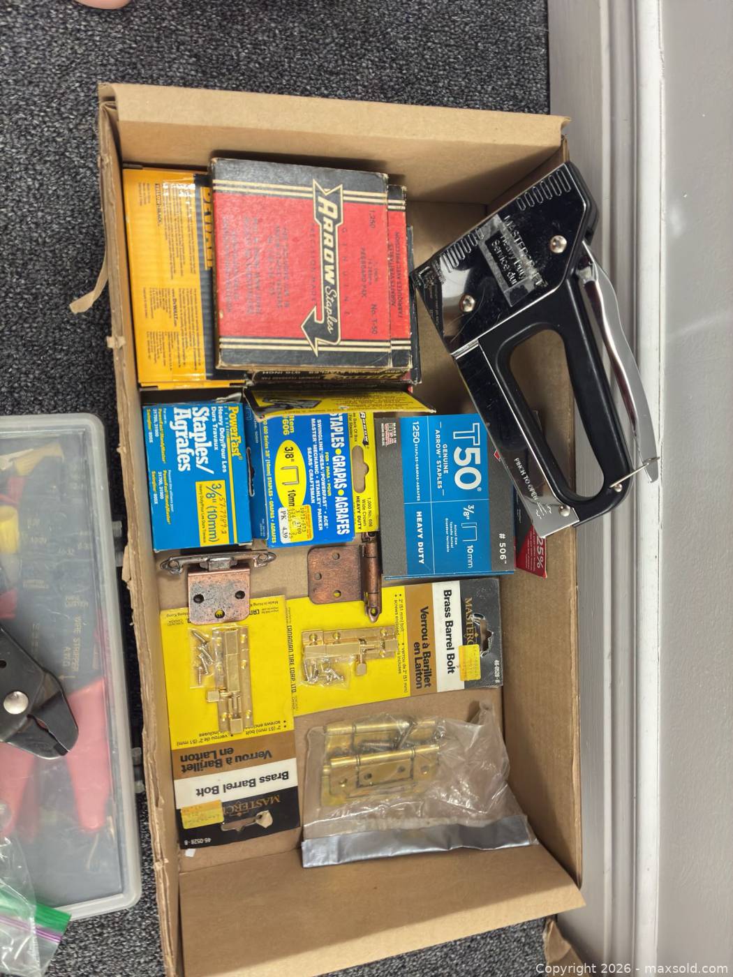 Mixed hand tools and hardware lot | Maxsold