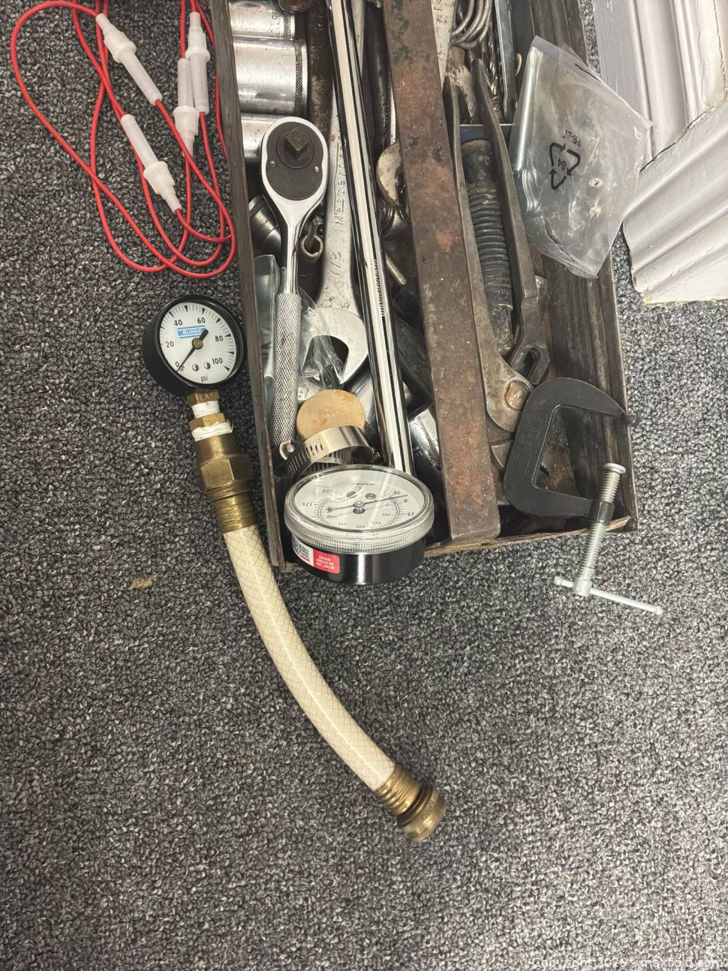 Mixed small hand tool lot, metal tray | Maxsold