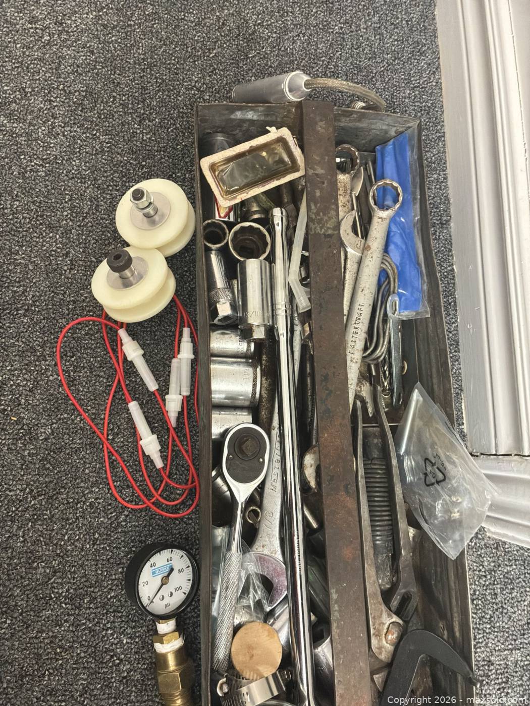 Mixed small hand tool lot, metal tray | Maxsold