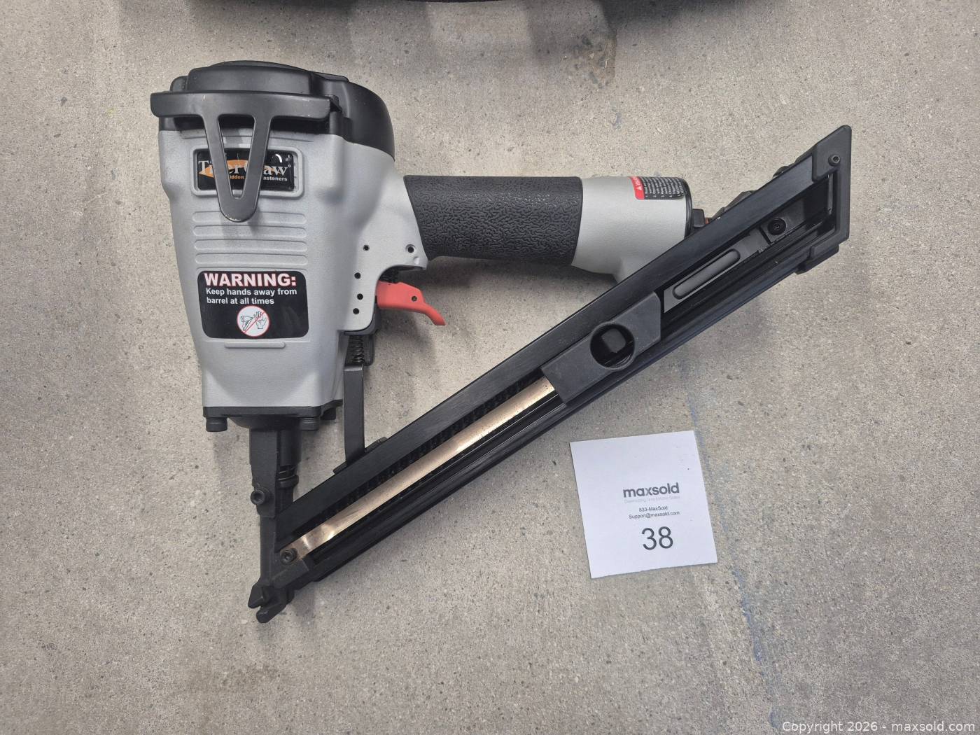 Tiger Claw pneumatic installation gun with Trex Hideaway fasteners ...