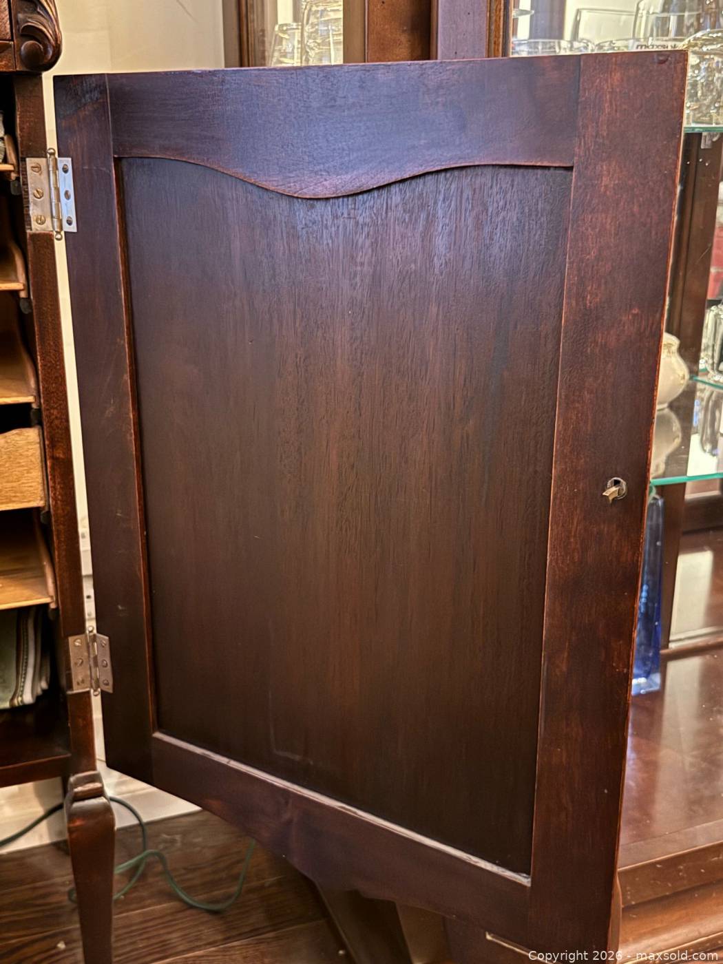 Mahogany stained sheet music cabinet | Maxsold