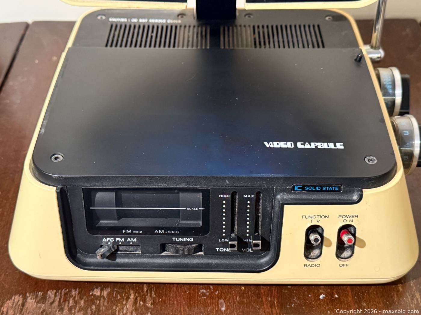 JVC Video Capsule pyramid TV/Radio 3100R | Maxsold