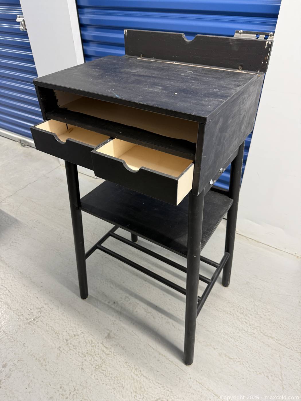 Ikea Knotten standing desk | Maxsold