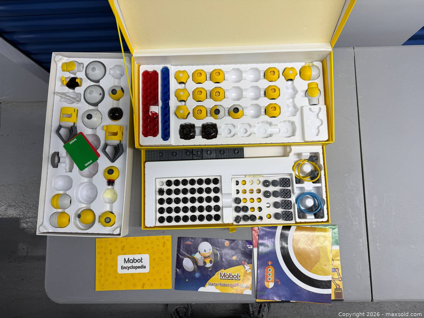 Mabot modular robotics kit with books & storage trays | Maxsold