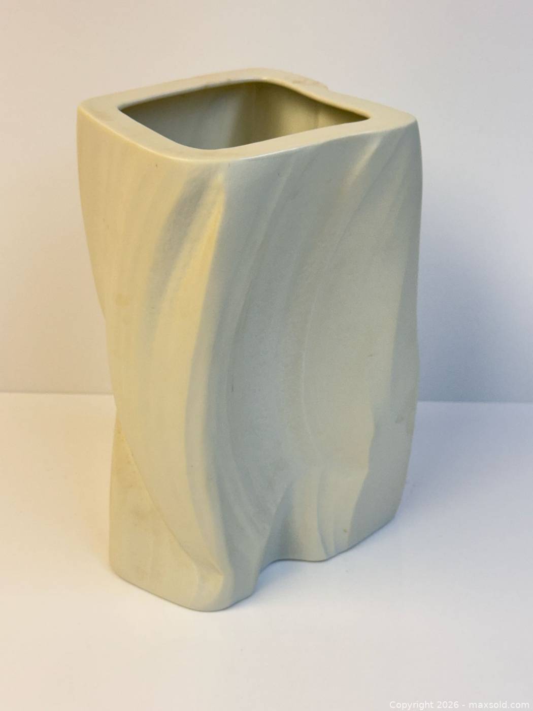 Rosenthal Martin Freyer porcelain vase | Maxsold