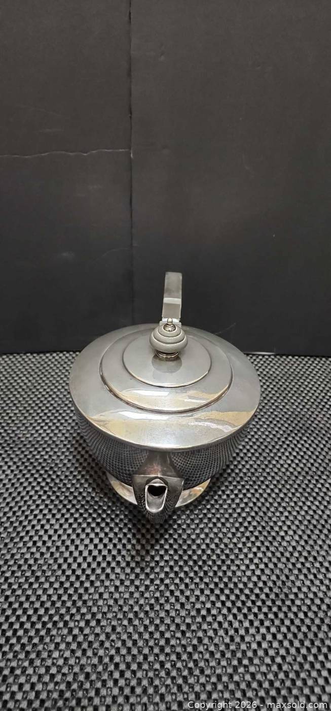 Mappin & Webb silver-plate covered teapot | Maxsold