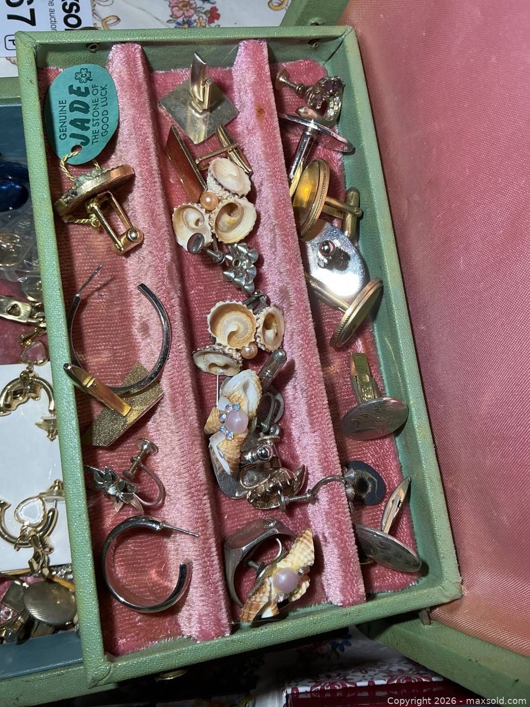 Jewelry box with assorted jewelry contents | Maxsold