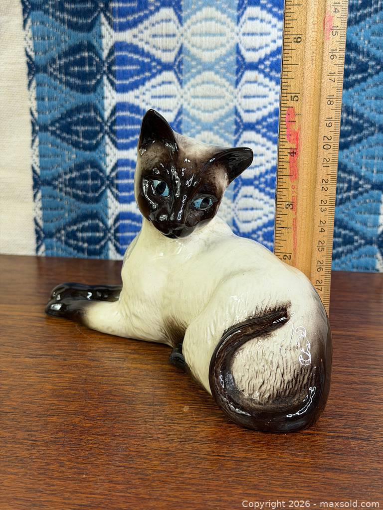 Beswick Siamese Cat Figurine Model 1558 | Maxsold