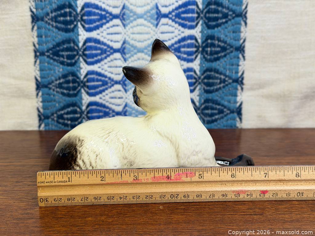 Beswick Siamese Cat Figurine Model 1558 | Maxsold