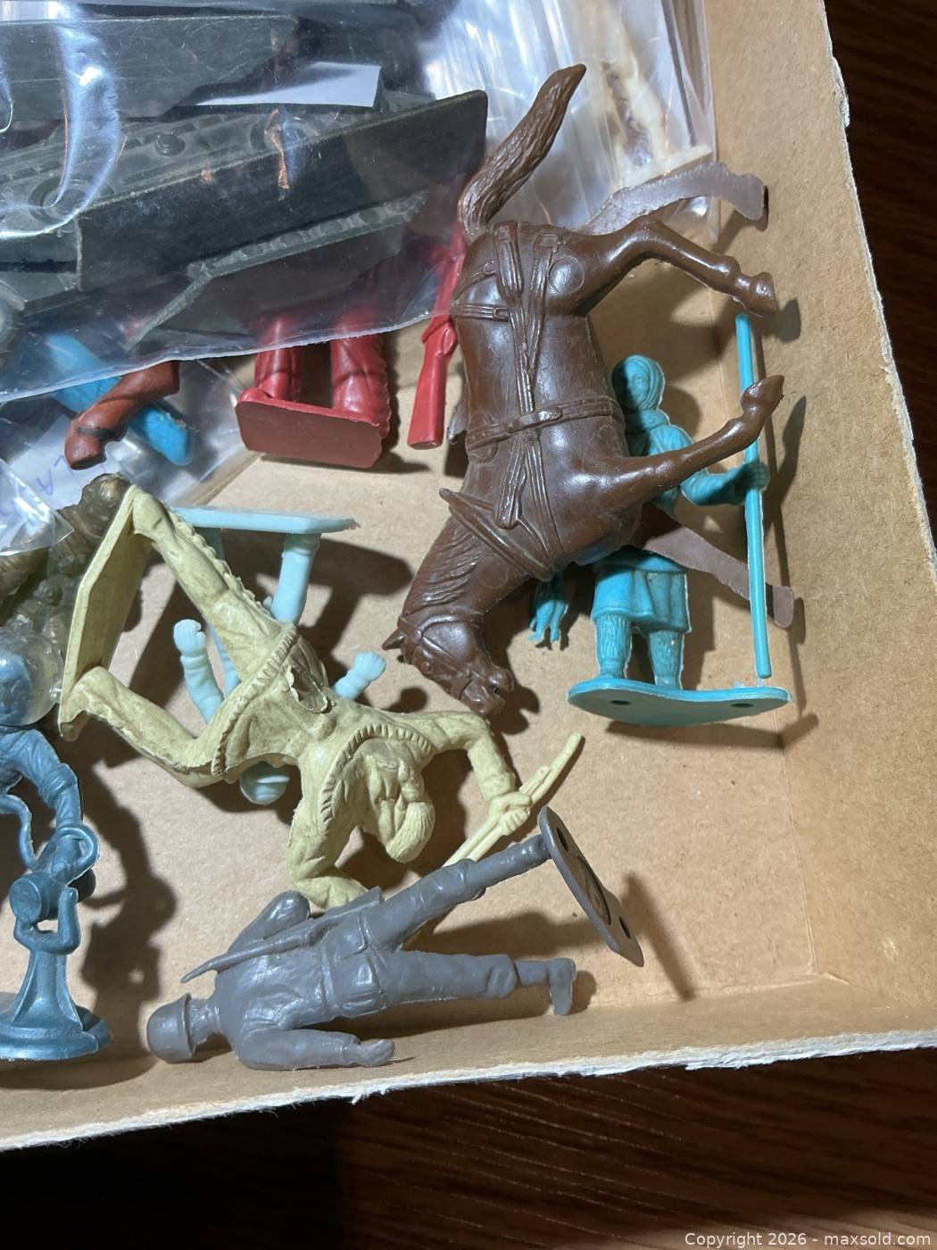Vintage Marx plastic toy figures box lot | Maxsold