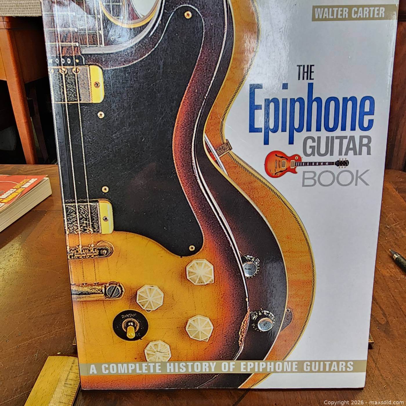 The Epiphone Guitar Book, Walter Carter, 2012 first edition paperback ...