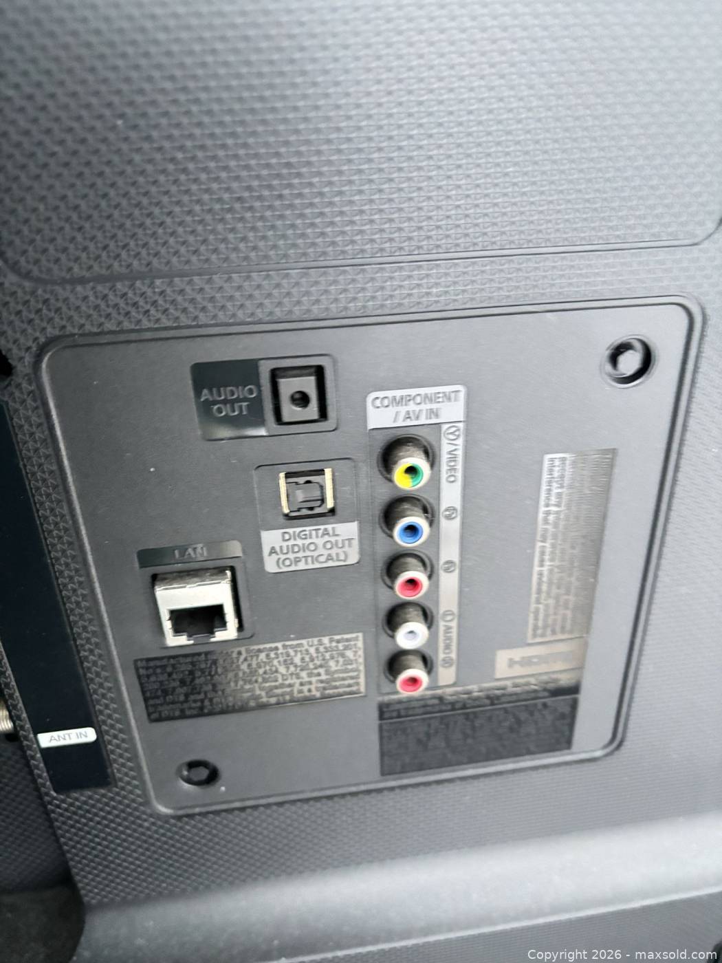 Samsung 40" LED Smart TV model 5200 | Maxsold