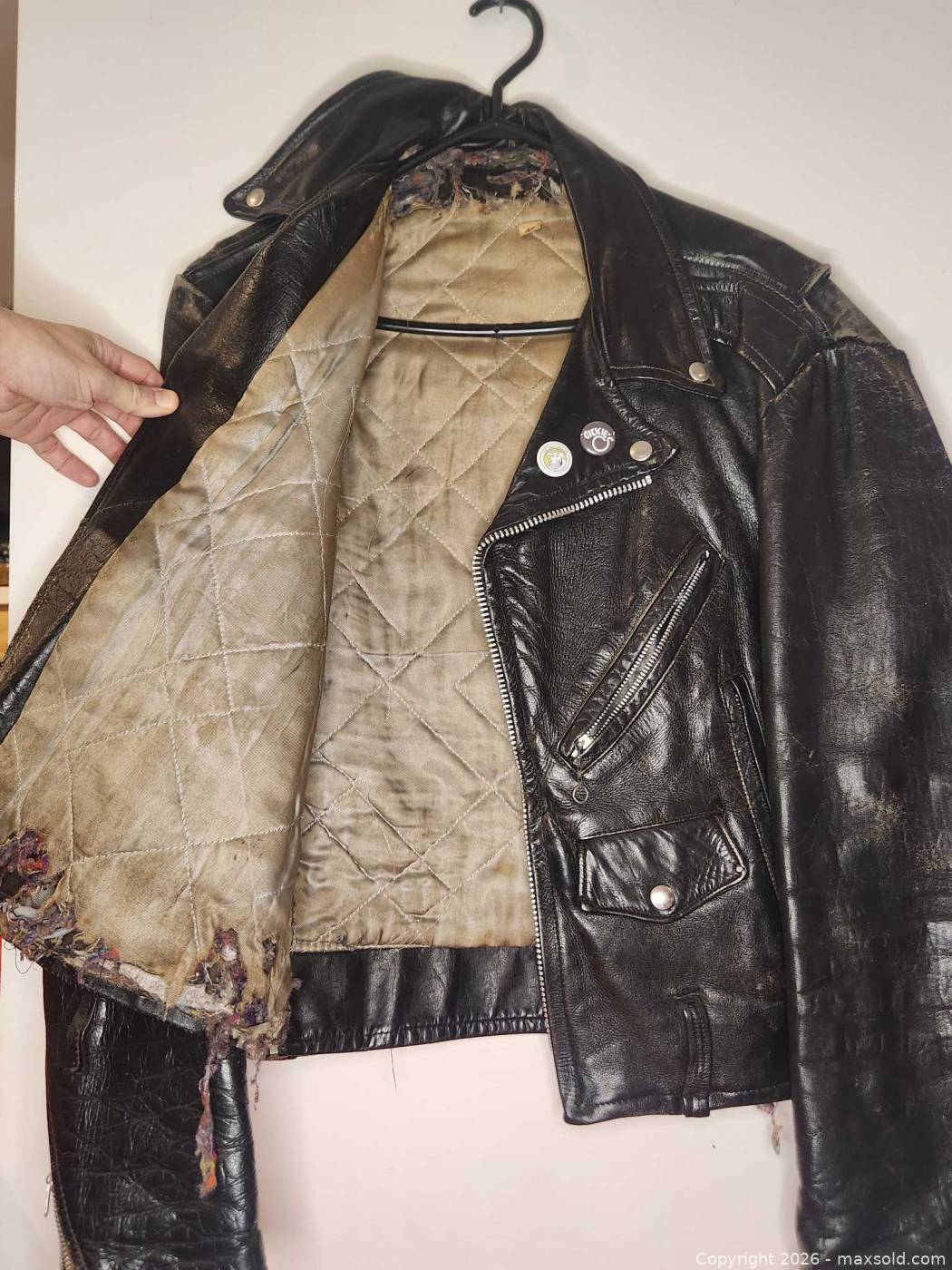 Schott Perfecto black leather motorcycle jacket size 42 | Maxsold