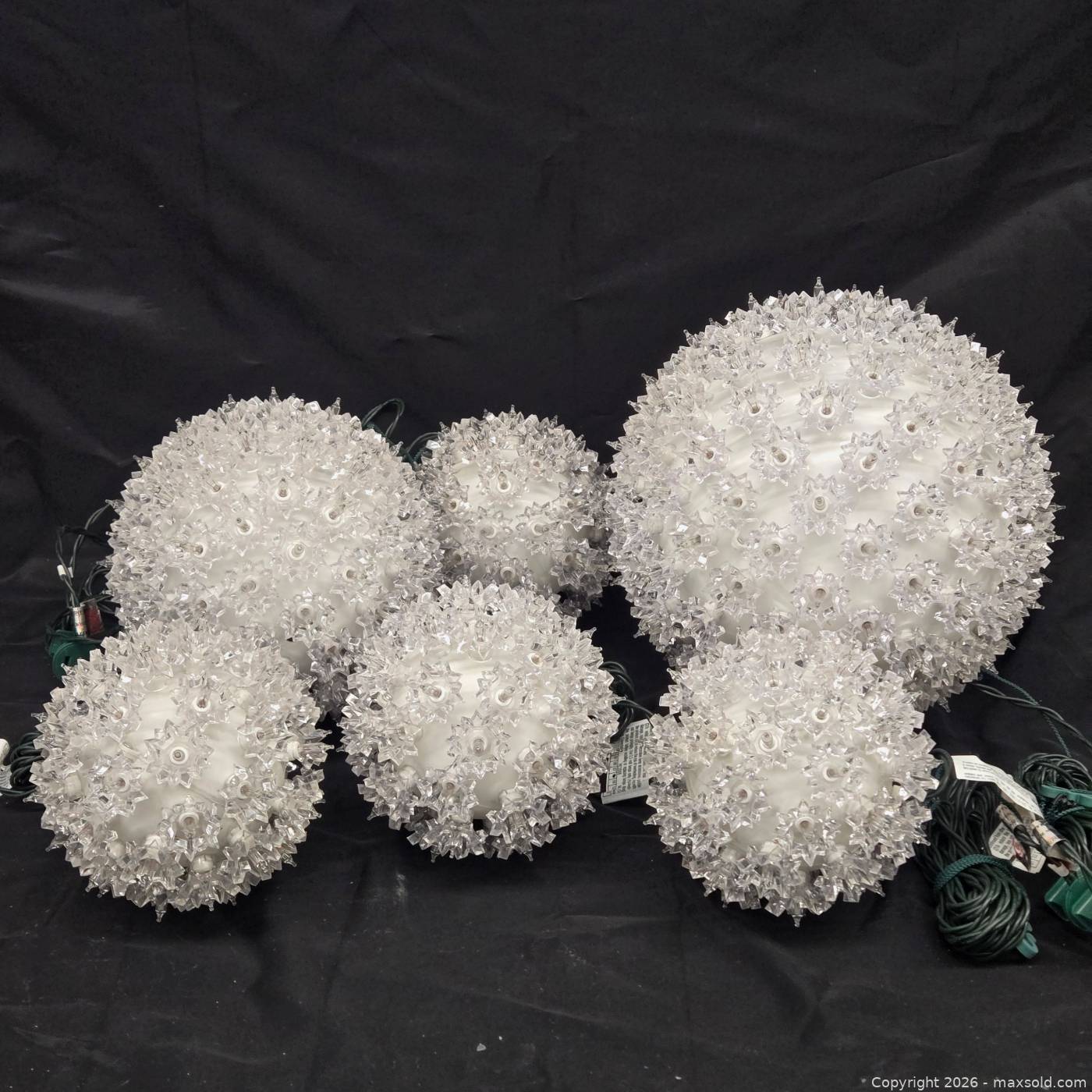 Set of 6 acrylic globe string lights | Maxsold
