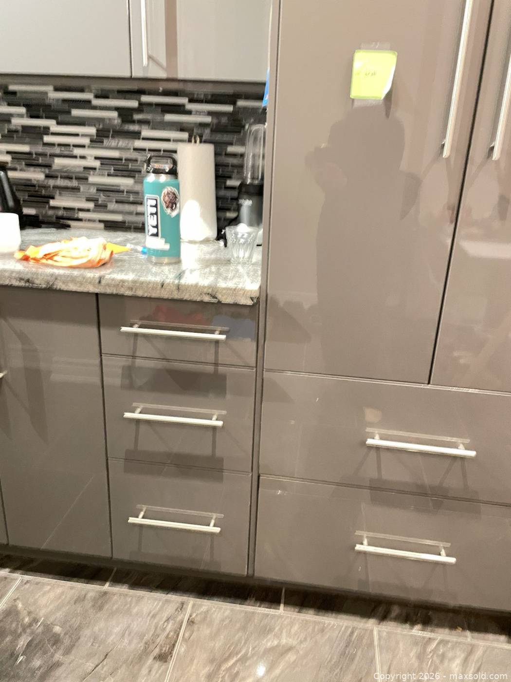 High-Gloss Gray Kitchen Cabinet Set | Maxsold