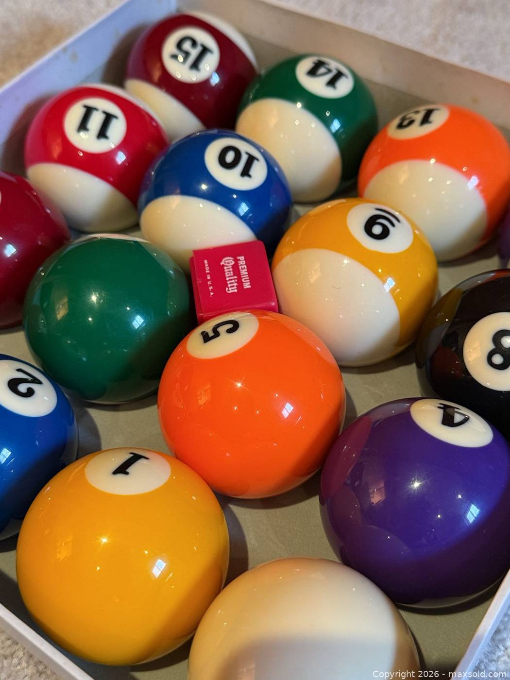 Billiard ball set with Master chalk | Maxsold