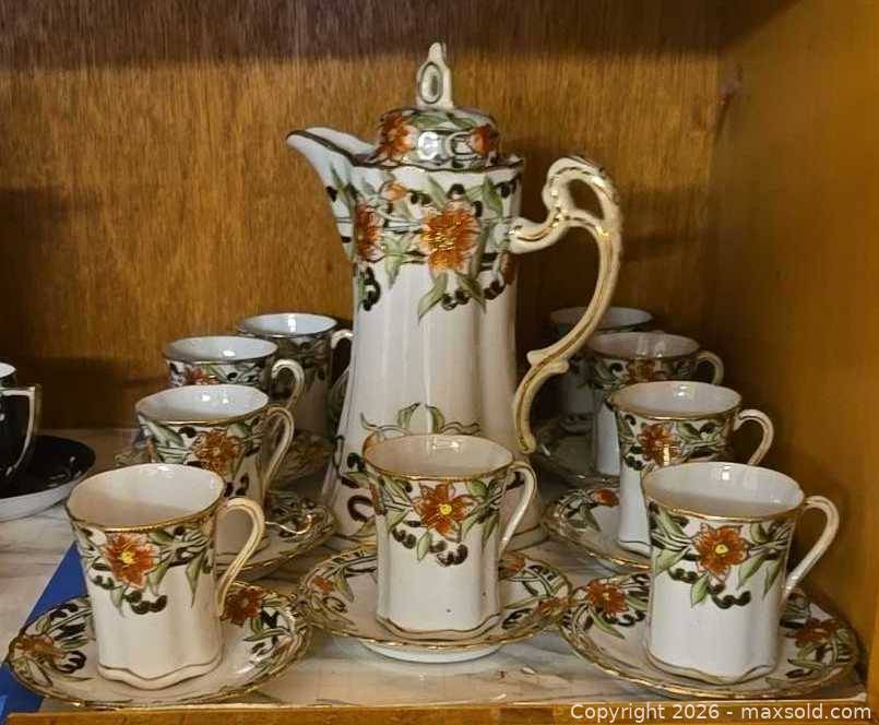 Vintage Nippon chocolate pot with 6 cups and saucers | Maxsold