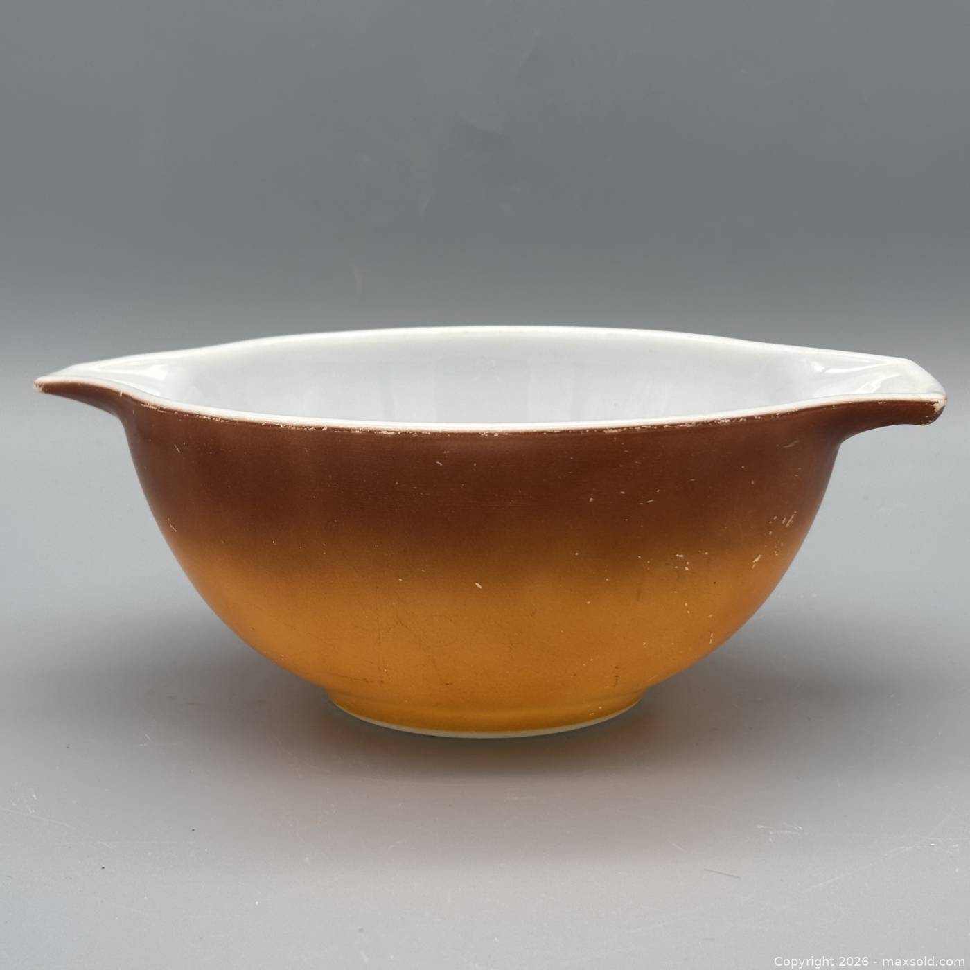 Pyrex 442 1.5 Qt Cinderella Mixing Bowl | Maxsold