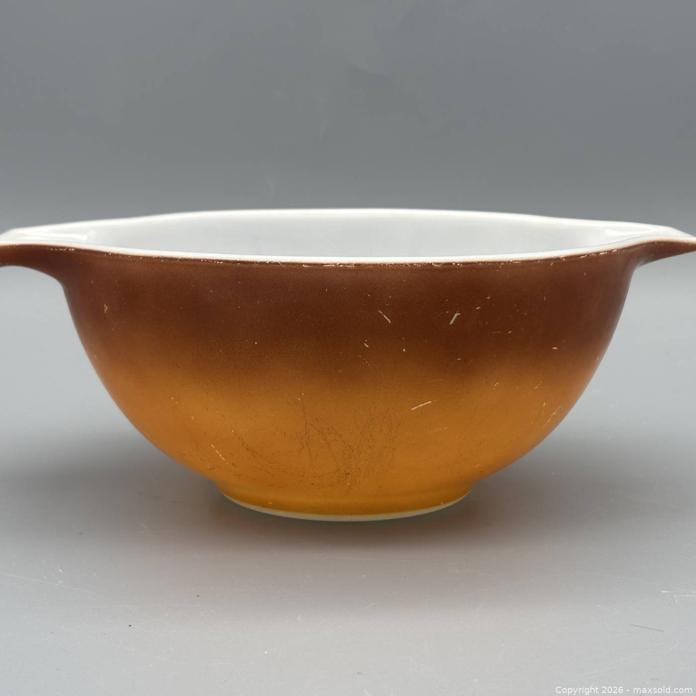 Pyrex 442 1.5 Qt Cinderella Mixing Bowl | Maxsold