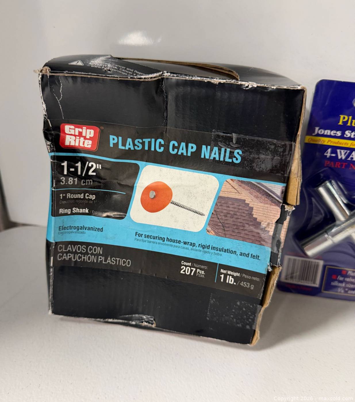 Machine screws, plastic cap nails, 4-way key | Maxsold