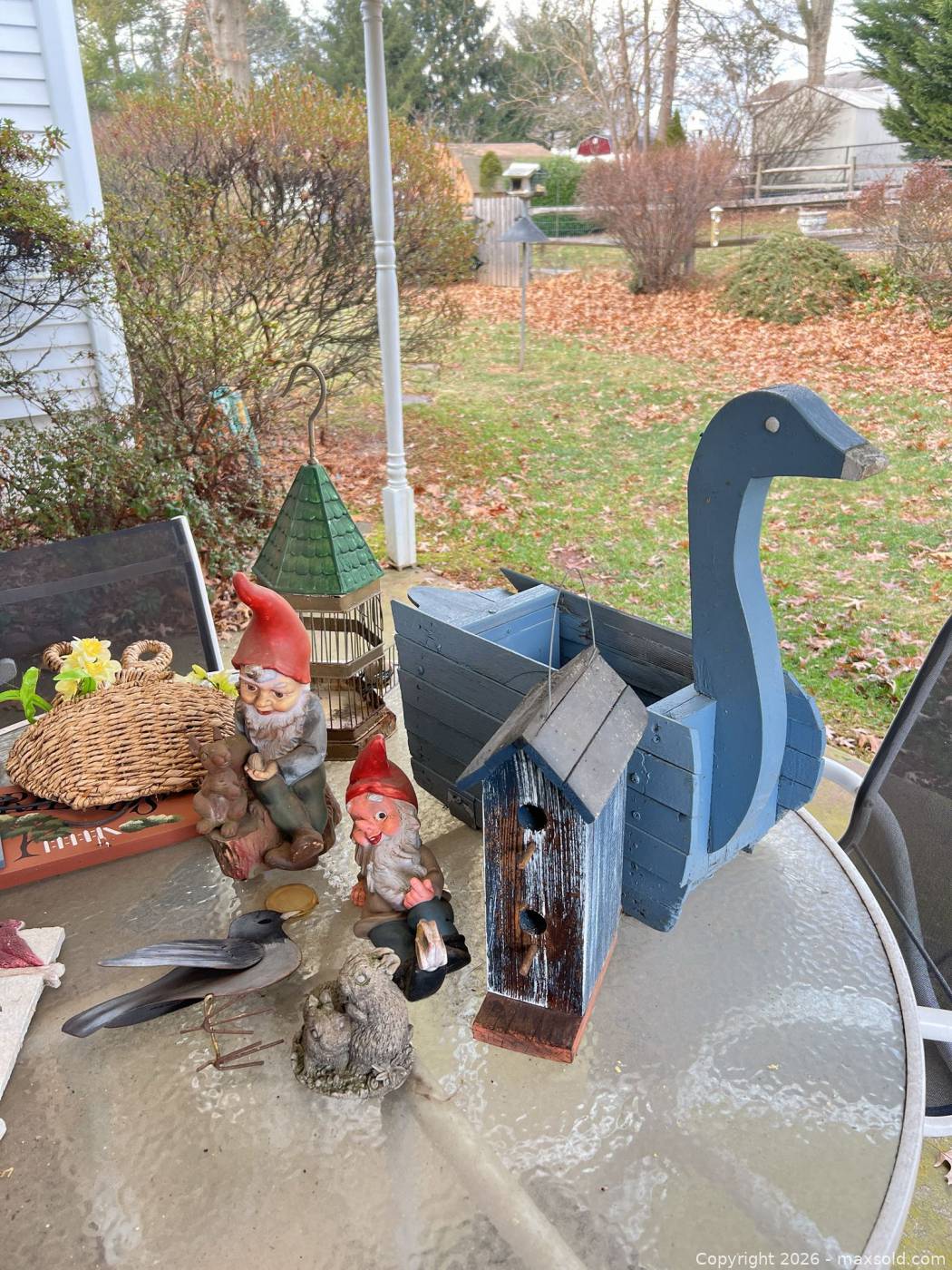 Garden decor lot, goose planter, birdhouses, gnomes, plaques | Maxsold
